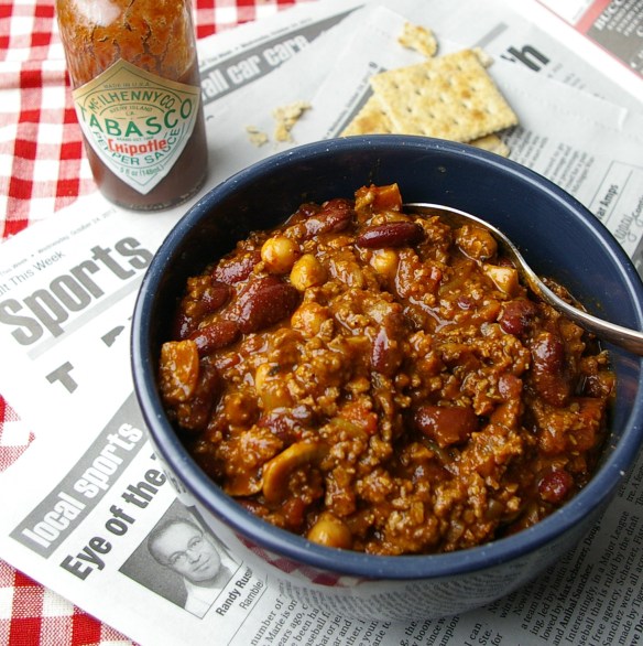 Ruth’s Great Northern Chili | Ginger Smoothy and Otto Pilot